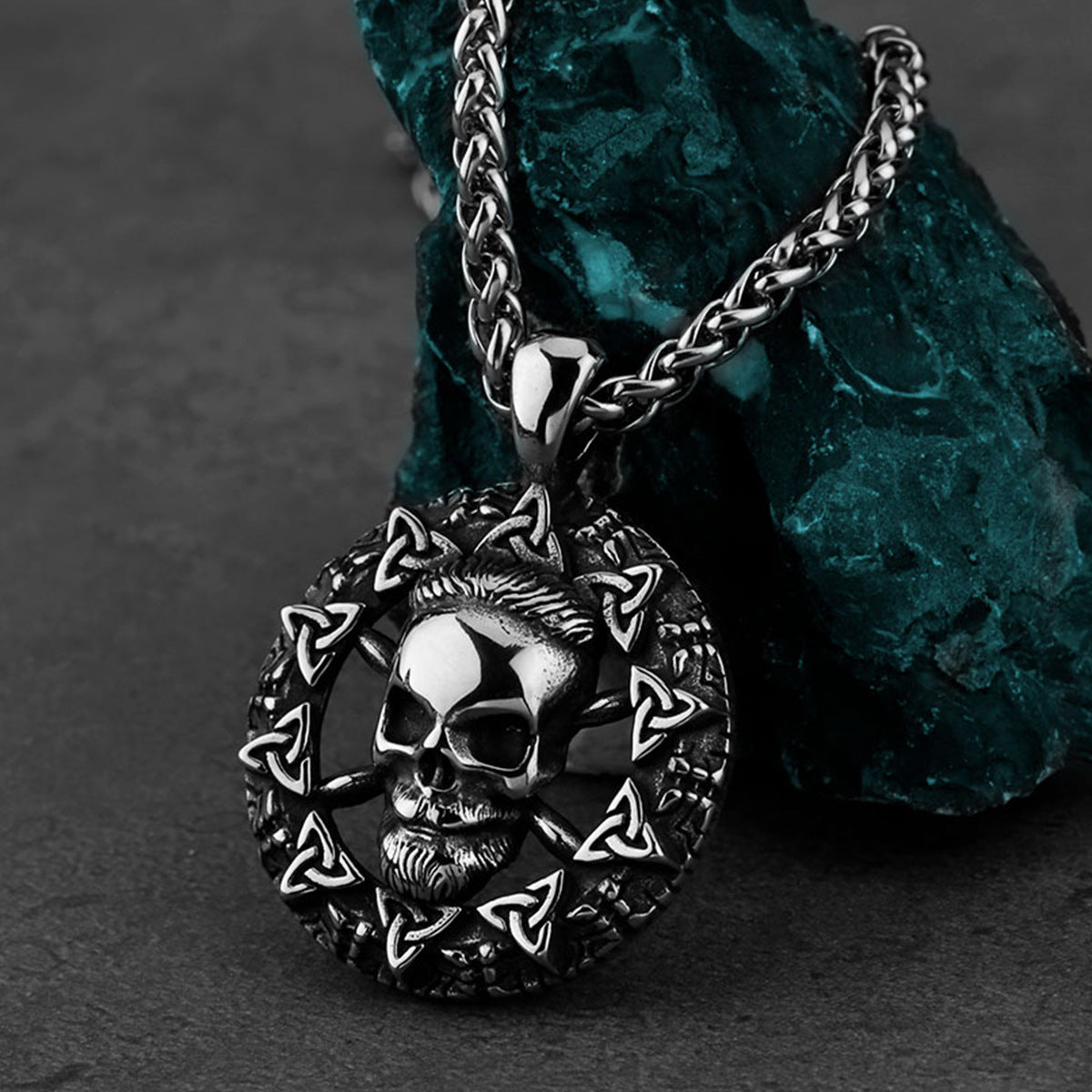 Gothic Triangles Skull Chain Necklace – Taraiga